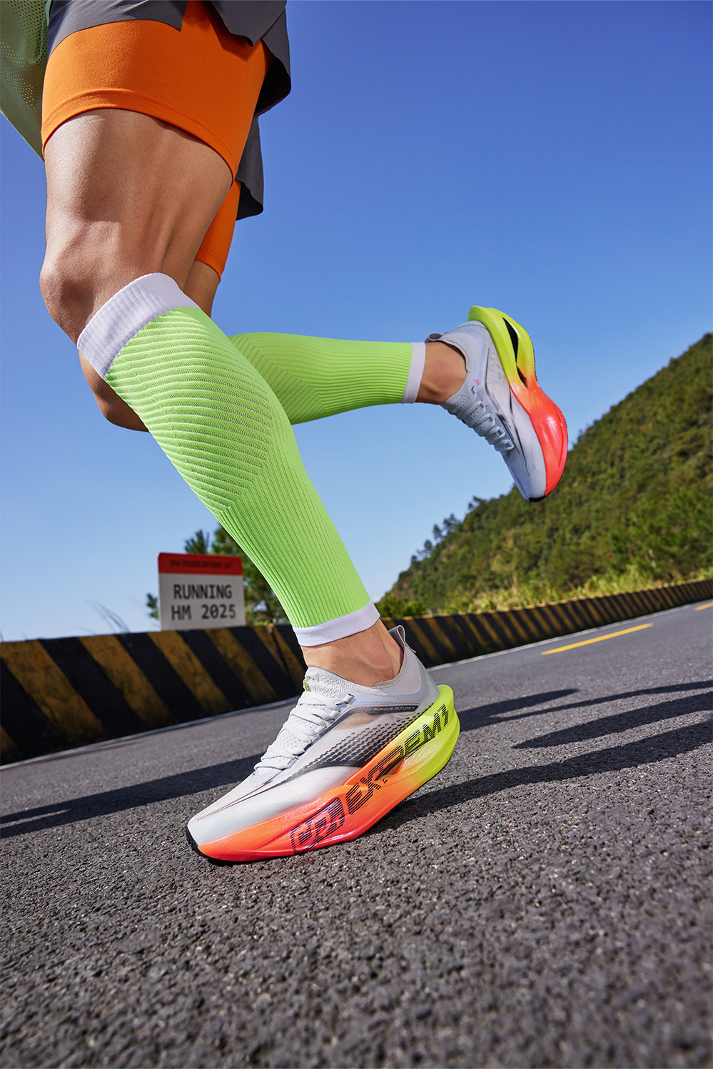 361 Degrees Furious Future 2.0 รองเท้าวิ่งแผ่นคาร์บอนมาราธอนมืออาชีพ รองเท้าวิ่งผู้ชายการ ...