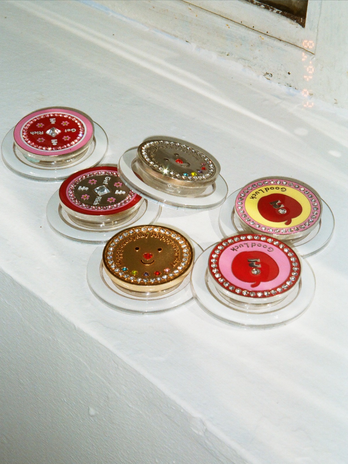 Tagi. Lucky Coins Magnetic Phone Case Phone Holder เคสโทรศัพท์มือถือ ...