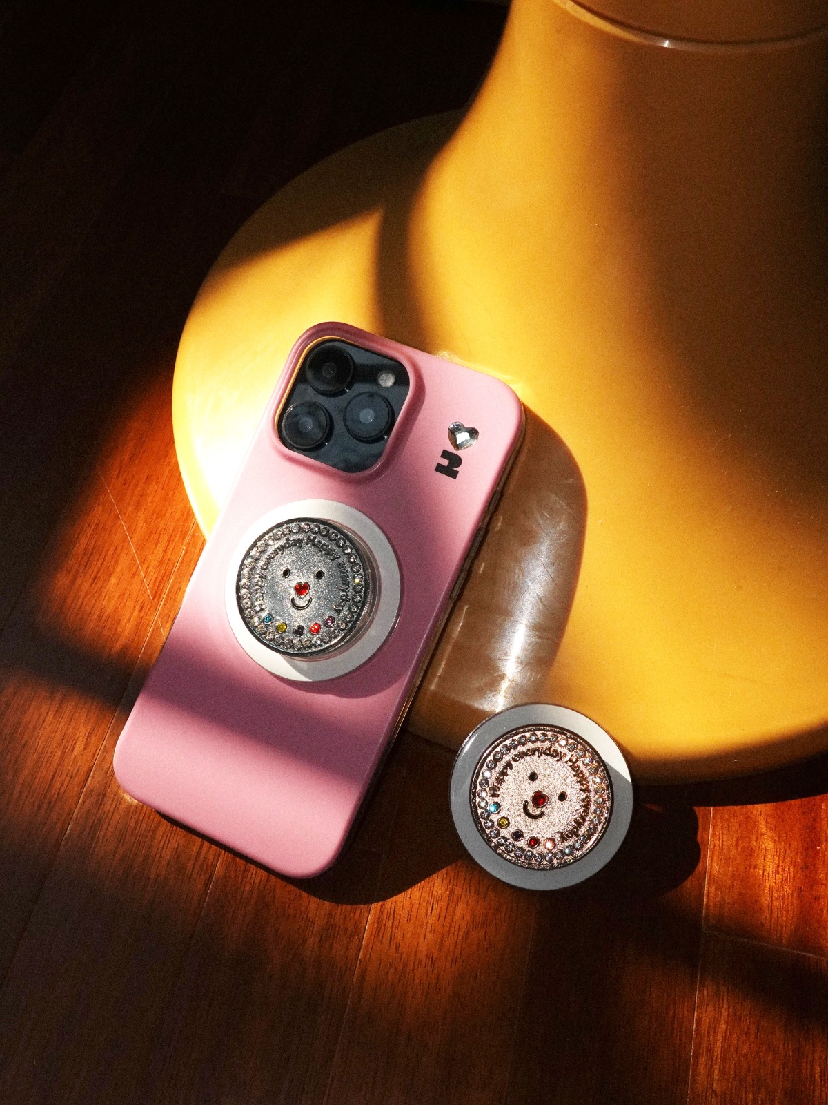 Tagi. Lucky Coins Magnetic Phone Case iPhone 17 16 15 เคสโทรศัพท์ ขา ...