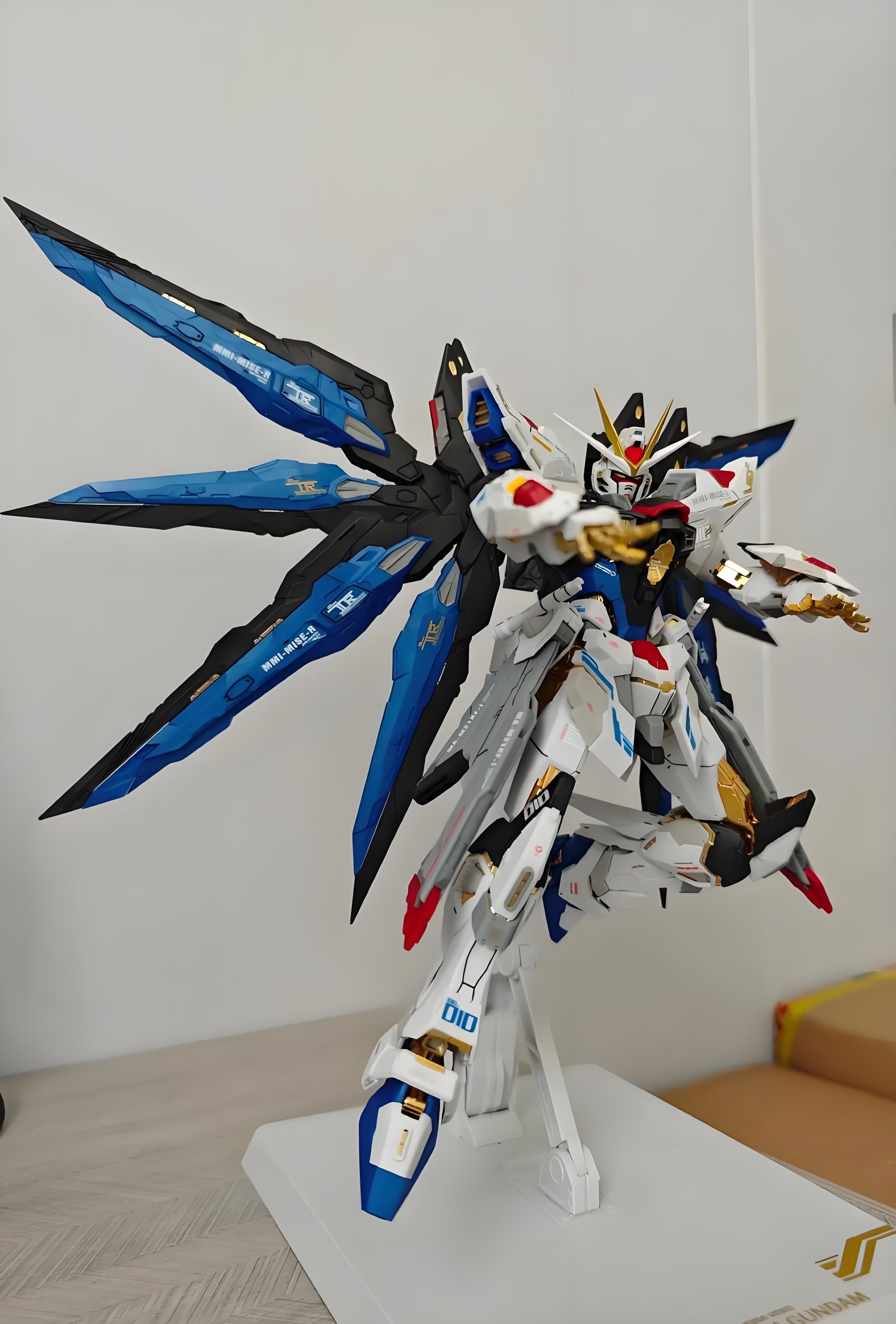 Daban 8802 MB 1/100 Strike Free พร้อมโมเดลกันดั้มปีกไฟ รุ่นกันดั้ม ...