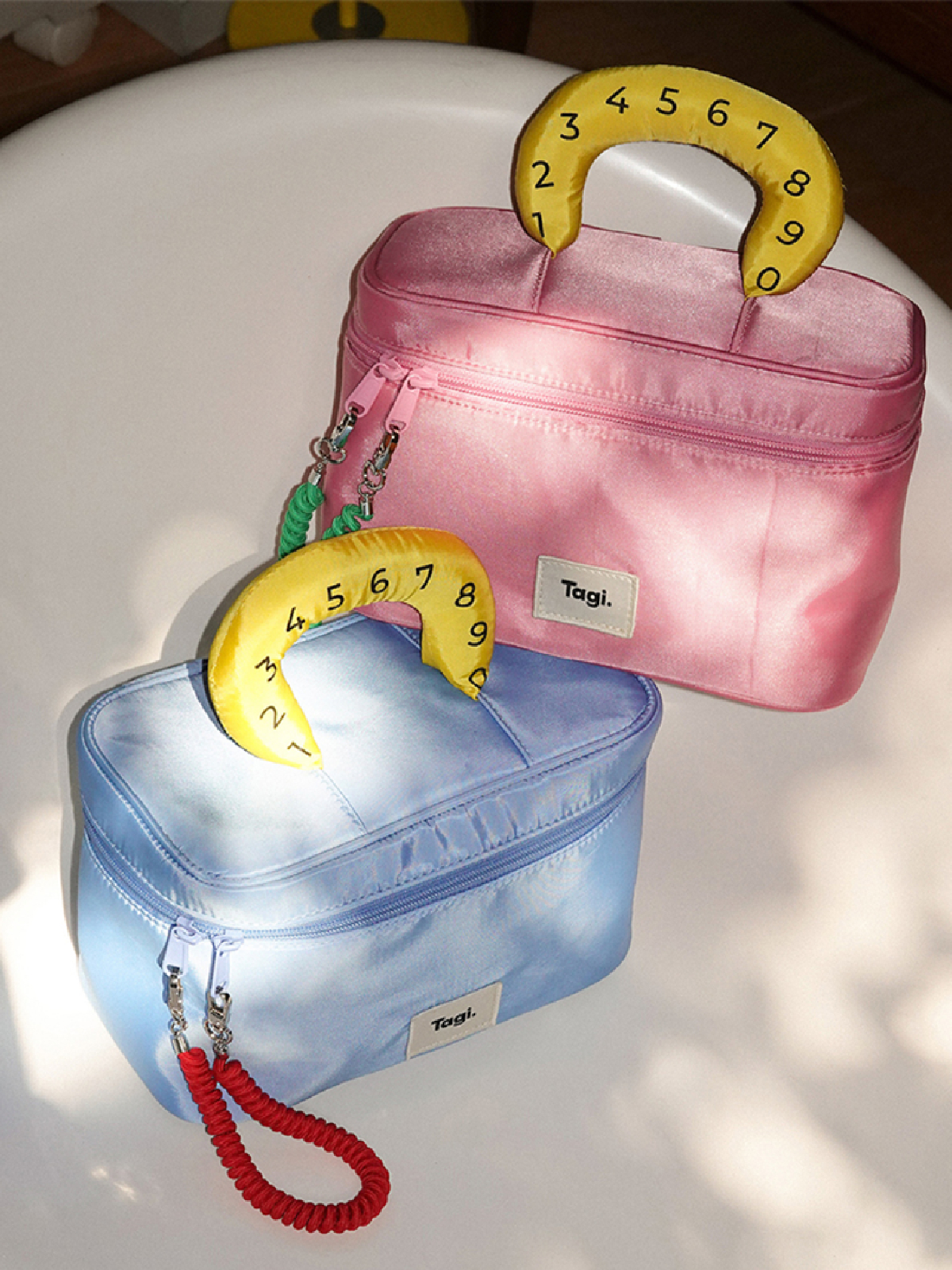 Tagi. Call Me Storage Bag Makeup Bag กระเป๋าใส่เครื่องสำอาง แบบพกพา มี ...