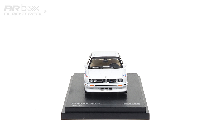 AR Box 1:64 รถโมเดล BMW M3 MK1 E30 Sedan Alloy Die-Cast Vehicle สีขาว ...