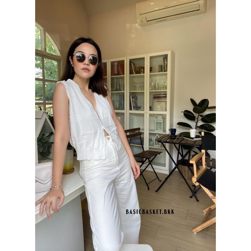 Basicbasket.bkk - Tank top ไหมพรมกระดุมสี่เม็ด ปลดได้ลึกตามสไตล์ | Shopee Thailand