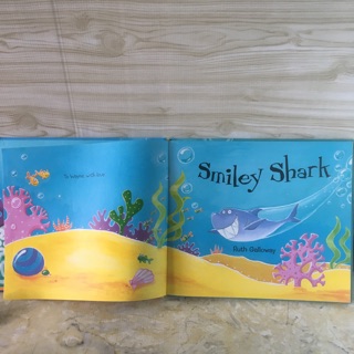 Smiley Shark Ruth Galloway(ปกแข็ง) ปกหลัง เรื่อง Fidgety Fish 2 BOOKS ...