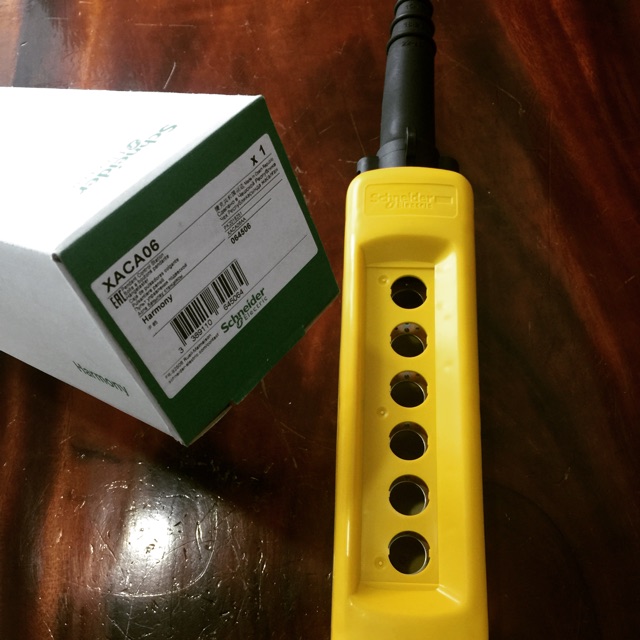 เฉพาะเปลือกสวิทช์ 6 ช่อง รุ่น XACA06 ยี่ห้อชไนเดอร์ สนใจถามได้ครับ 📲 ...