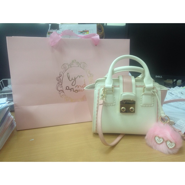 Lyn around แท้ | Shopee Thailand