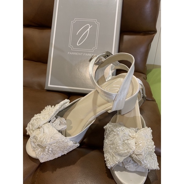 ใหม่ส่งต่อ-FARRENT FARENT รองเท้าเจ้าสาว Bowsatin ไซส์ 37 | Shopee Thailand