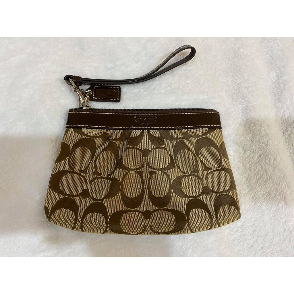 Coach wristlet กระเป๋าสตางค์โค้ชแบบสายคล้องมือ สีน้ำตาล ของแท้มือสอง ...