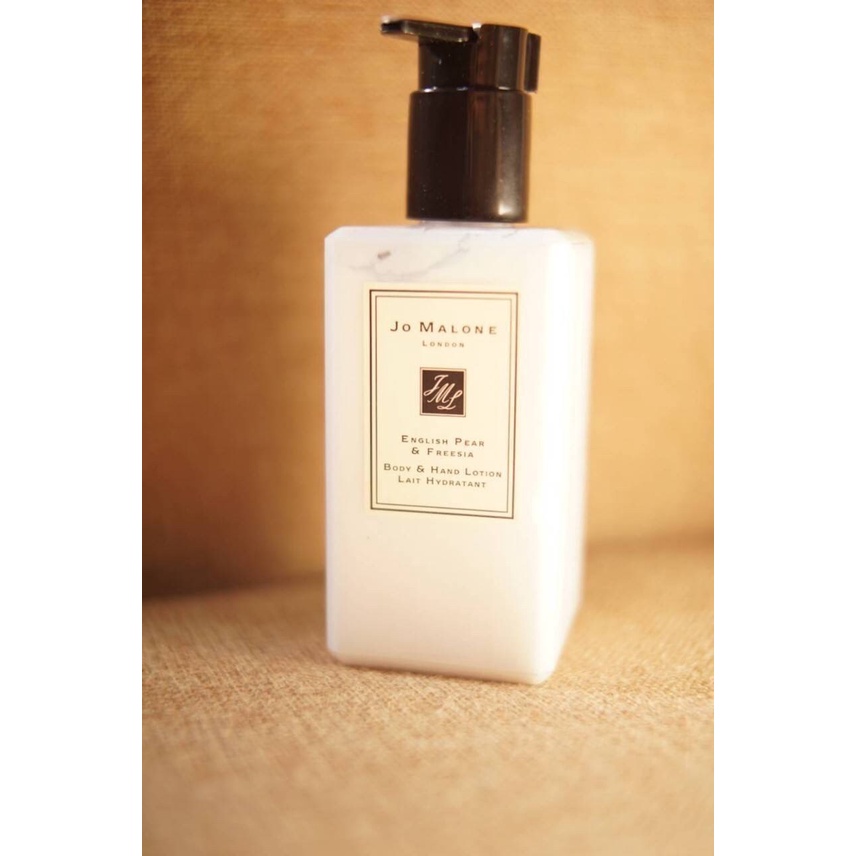 Body and hand lotion Jomalone English Pear ขนาด 250 ml. ส่ง 1650.-Body ...