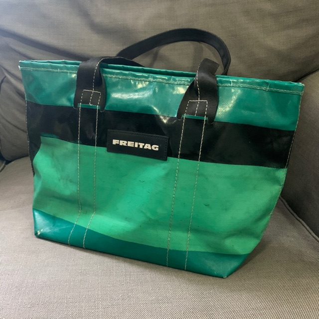 Freitag Donna สีเขียว-ดำ รุ่นนี้เลิกผลิตไปแล้ว หายาก | Shopee Thailand