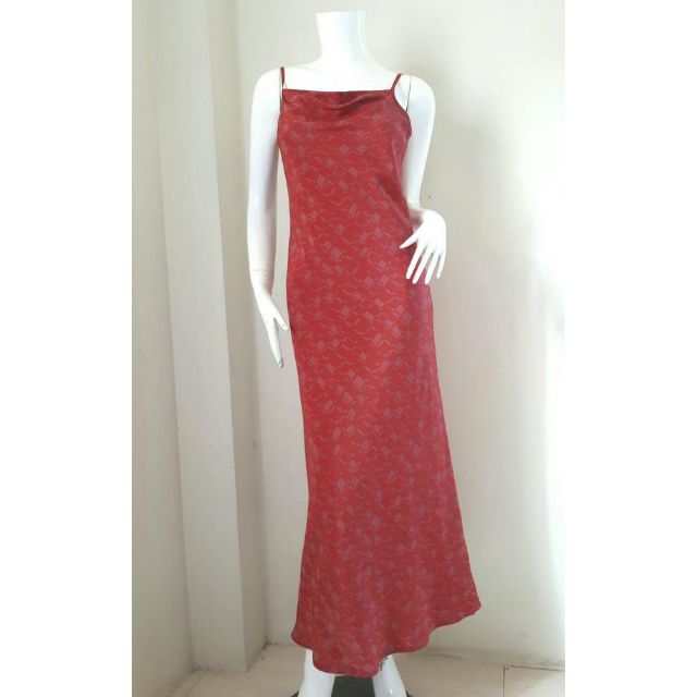 ชุดเดรสยาว สีแดง ซิปหลัง Size 9ar รอบอก 34 นิ้วค่ะ Shopee Thailand