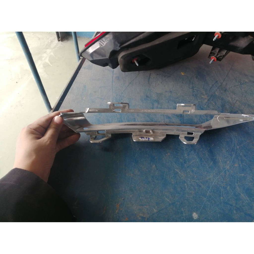 25. A2218852823 / กรอบไฟส่องกลางวัน /S350 / 2010-2013 ของแท้ Mercedes ...