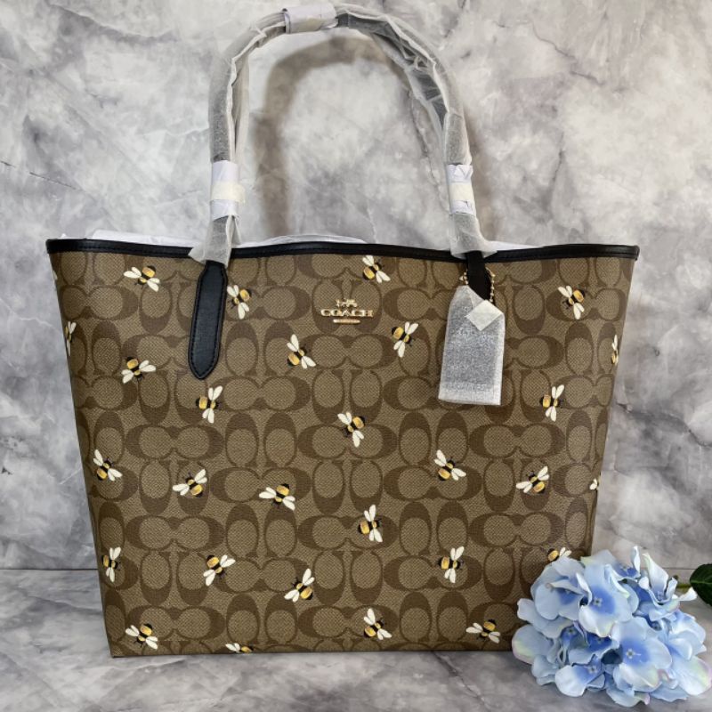 Coach City Tote In Signature Canvas With Bee Print ของแท้จาก Coach ...