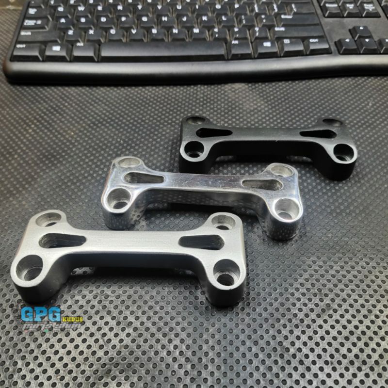 Hitam Raiser Xabre Handlebar Clamp Bpro รุ่น Chrome สีดําชุดโวลต์ ...