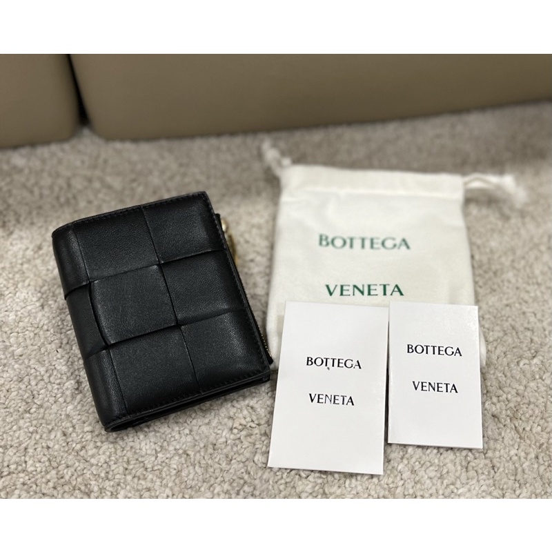 Sold!!! Bottega wallet สีดำ สภาพ98% สวยใหม่ ของแท้อน่นอน | Shopee Thailand