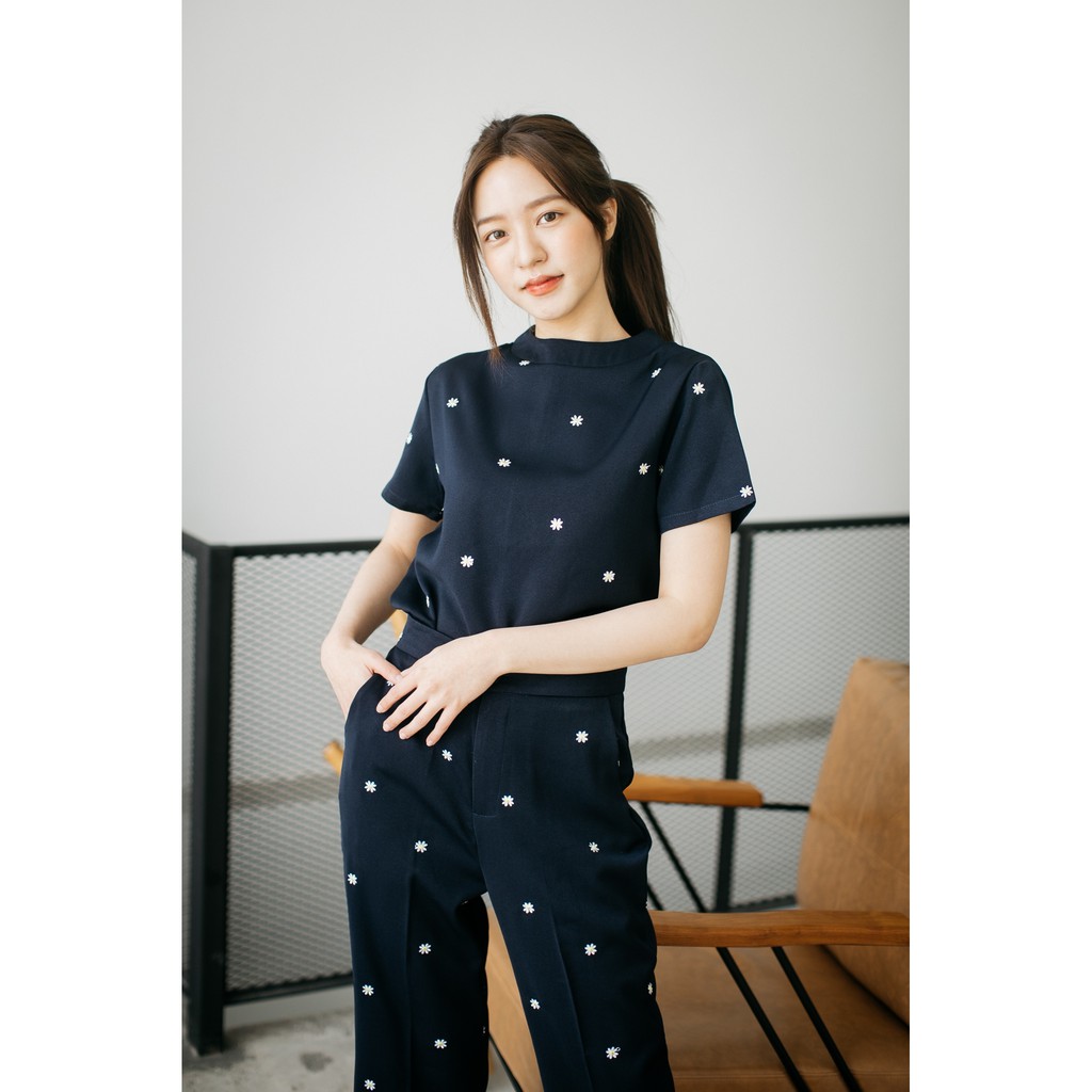 Numsha Brand SET เสื้อกางเกงปักดอกเดซี่ | Shopee Thailand