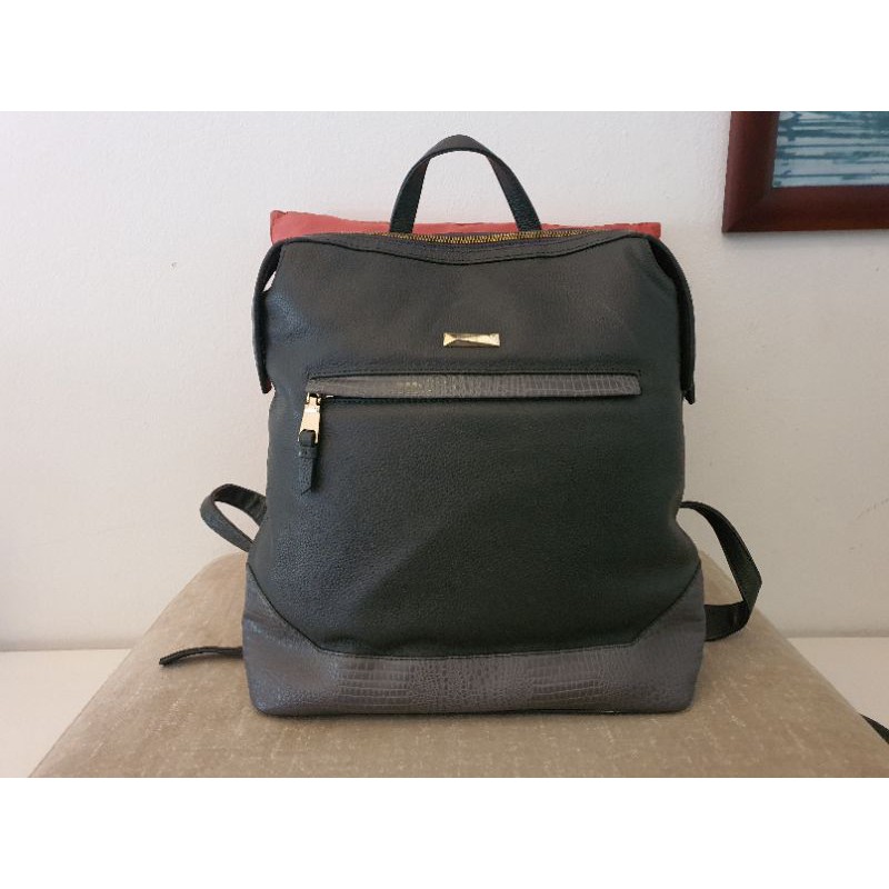กระเป๋าเป้ Esquire Unisex Backpack (Used) | Shopee Thailand