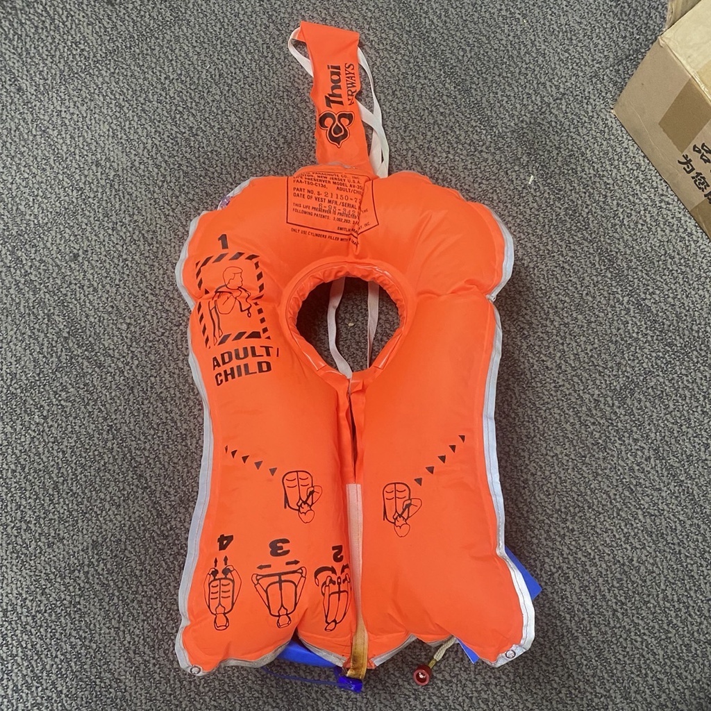 เสื้อชูชีพบนเครื่องบิน ชูชีพ LIFE PRESERVER FOR ADULT / CHILD ใส่กันจม ...