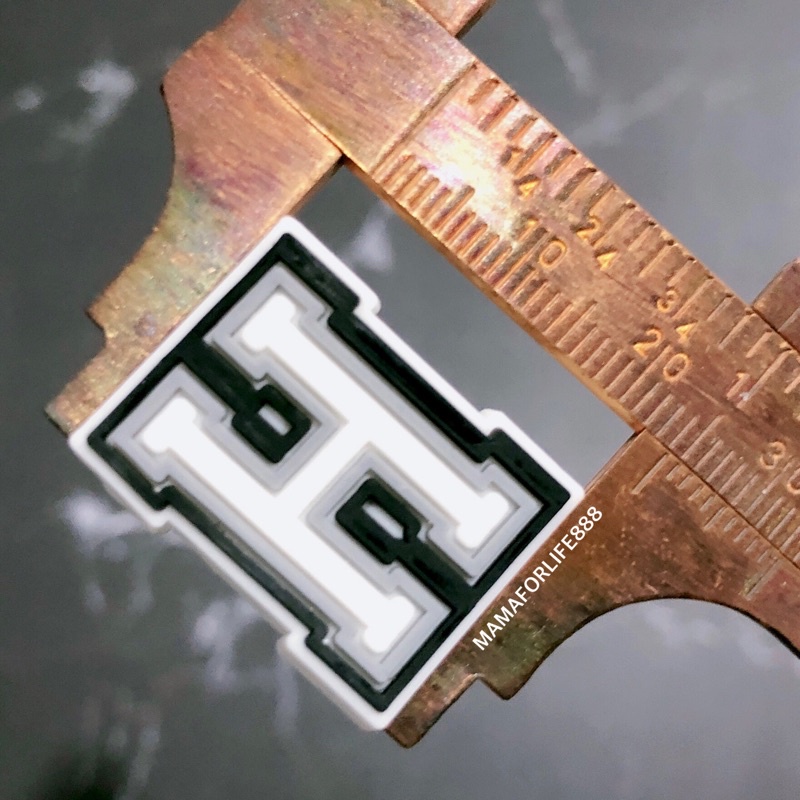 A B C ตัวอักษรสำหรับติดรองเท้าหัวโต มีรู Adda Crocs | Shopee Thailand