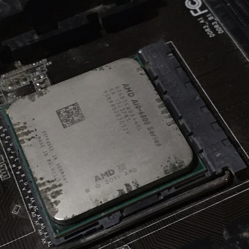 AMD A10-6800K 3.8 GHz 4C/4T มีการ์ดจอในตัวคือ HD8670D เล่นเกมส์ได้เลย ไม่ต้องซื้อการ์ดจอเเยก GTA ...