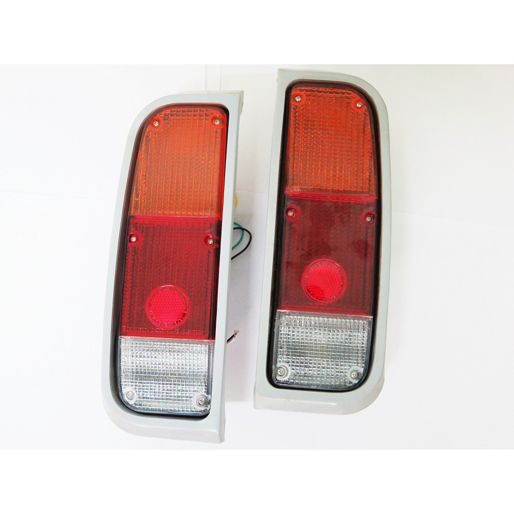 ไฟท้าย สำหรับ Toyota TOYOTA RN20 RN25 ปี1972-1973 -1974-1975-1976-1977 ...