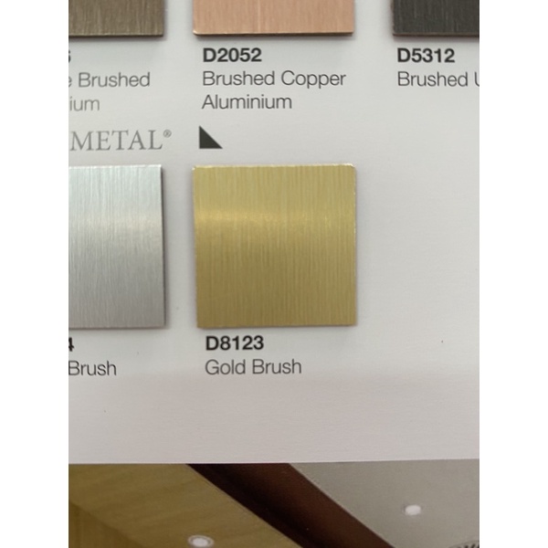 แผ่นโฟเมก้า ใช้ติดผนัง โต๊ะ เฟอร์นิเจอร์ สีทองขนแมว D8123 ขนาด 80 x 120 ...
