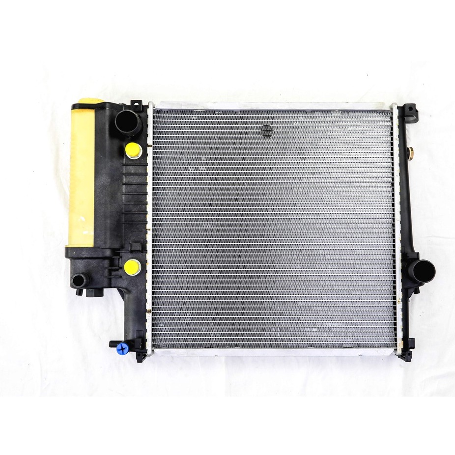 หม้อน้ำ BMW E36/318i มีออย เบอร์แท้: 17111719136 BEHR: 8MK376713-171 ...