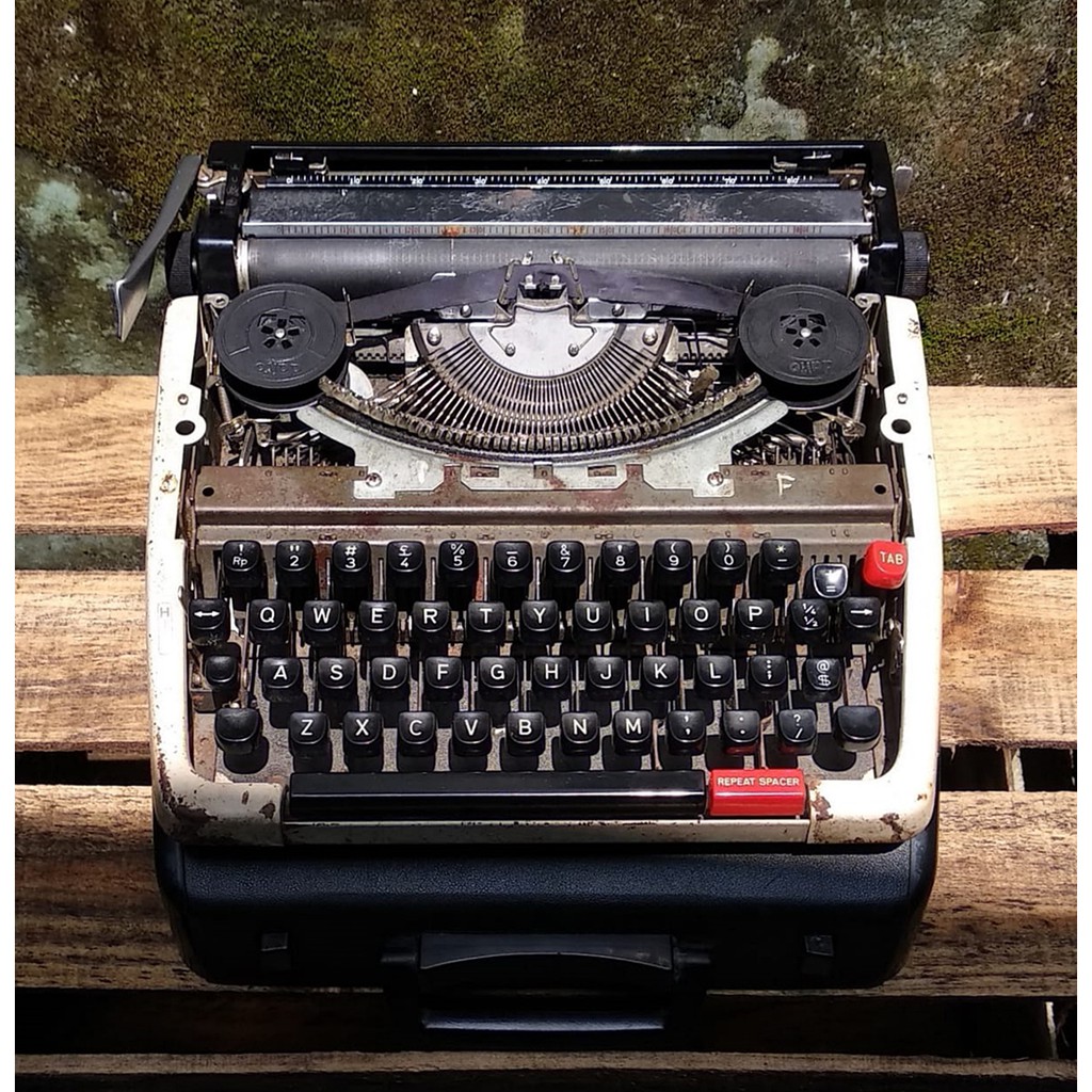 เครื่องพิมพ์ดีดยี่ห้อ MESIN Brother | Shopee Thailand