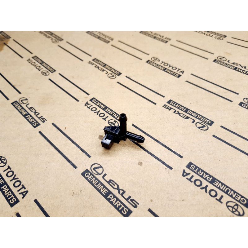 ข้อต่อท่อน้ำฉีดกระจก Toyota Tiger Sport Rider ของแท้ | Shopee Thailand