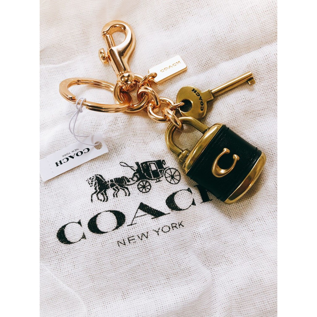 Coach แท้ ️ พร้อมส่ง พวงกุญแจห้อยกระเป๋า | Coach Lock and Key Bag Charm ...