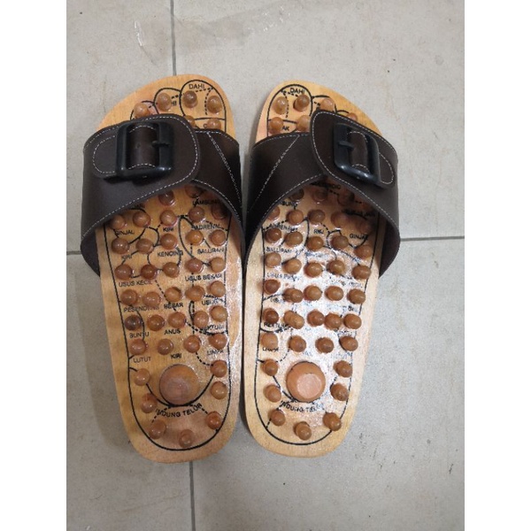 [สินค้าในพื้นที่] รองเท้านวดกดจุด คุณภาพสูง Kayu Kasut นวด Urut Kaki ...