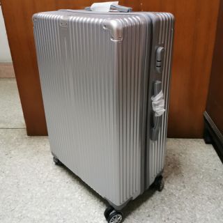กระเป๋าเดินทาง Silver Supreme Trolley Bag 26 นิ้ว | Shopee Thailand