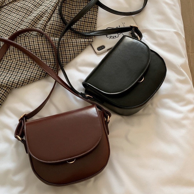 GUCSELECTED(B1748) กระเป๋าหนังสะพายข้างทรงกล่อง ครึ่งวงกลม | Shopee ...