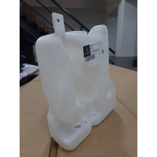A2038690020 กระปุกฉีดน้ำกระจกบังลมหน้าสำหรับเบนซ์รุ่นC-Class W203 CLK ...