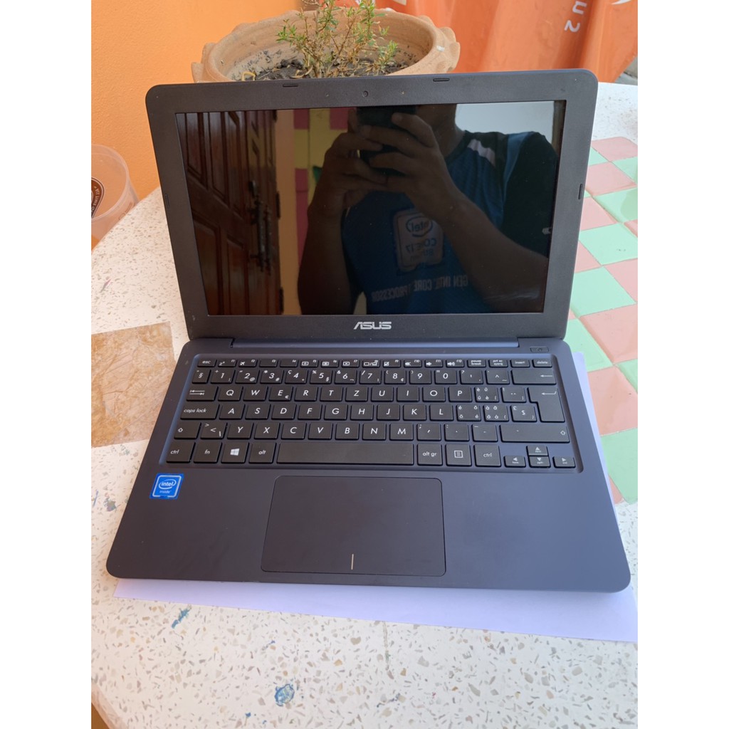 (โน๊ตบุ๊ค) ASUS E202S CPU N3050 RAM 4GB HDD 500GB รับประกันร้าน 1 เดือน ...