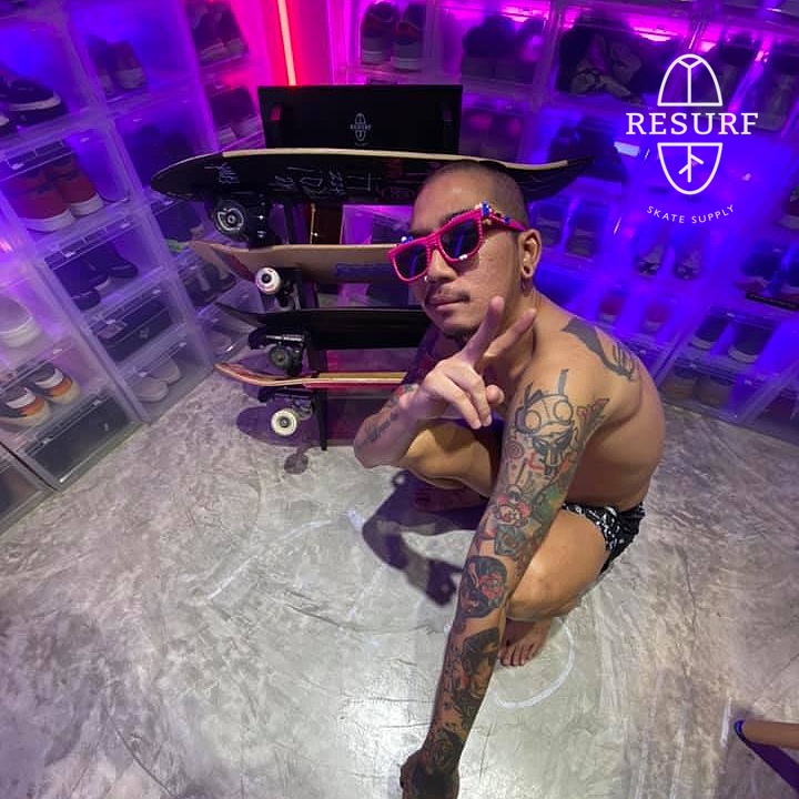 Resurf Pro Skate Rack ชั้นวางสเก็ต4ชั้น วางได้ทั้ง Surf skate ,Long Board ,Street Skate ...