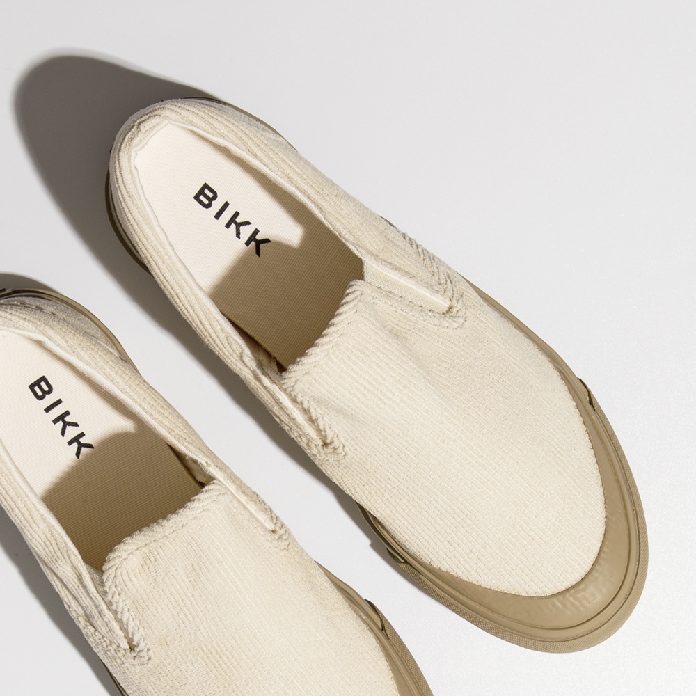 BIKK - รองเท้าผ้าใบ รุ่น "Grow" Corduroy Slip-On Sneakers Size 36-45 ...