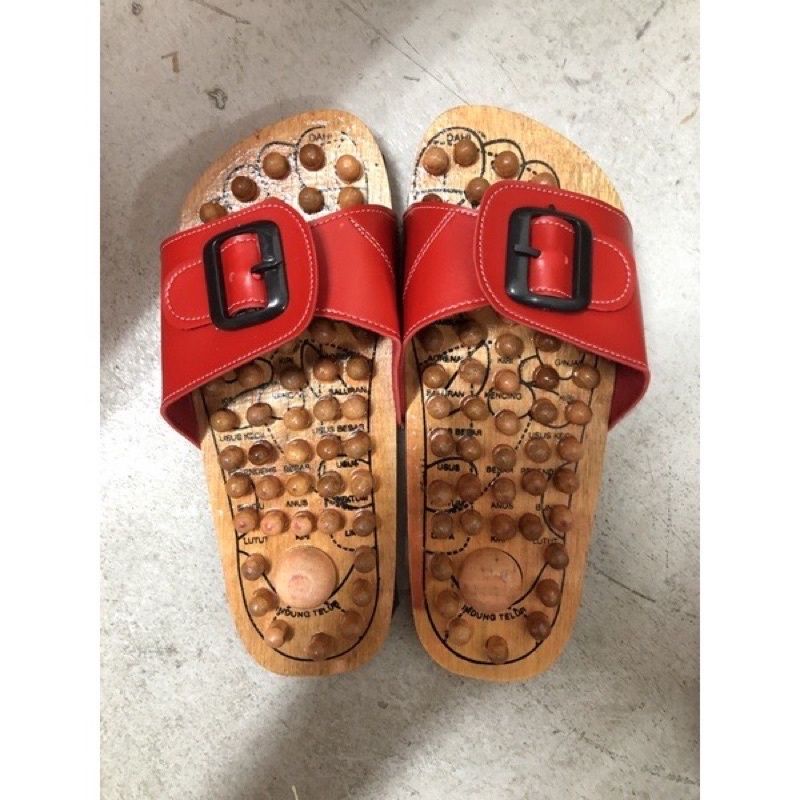 [สินค้าในพื้นที่] รองเท้านวดกดจุด คุณภาพสูง Kayu Kasut นวด Urut Kaki ...