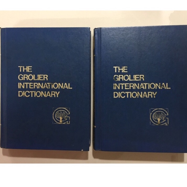 The Grolier International Dictionary Volume one and Volume two หนังสือ ...