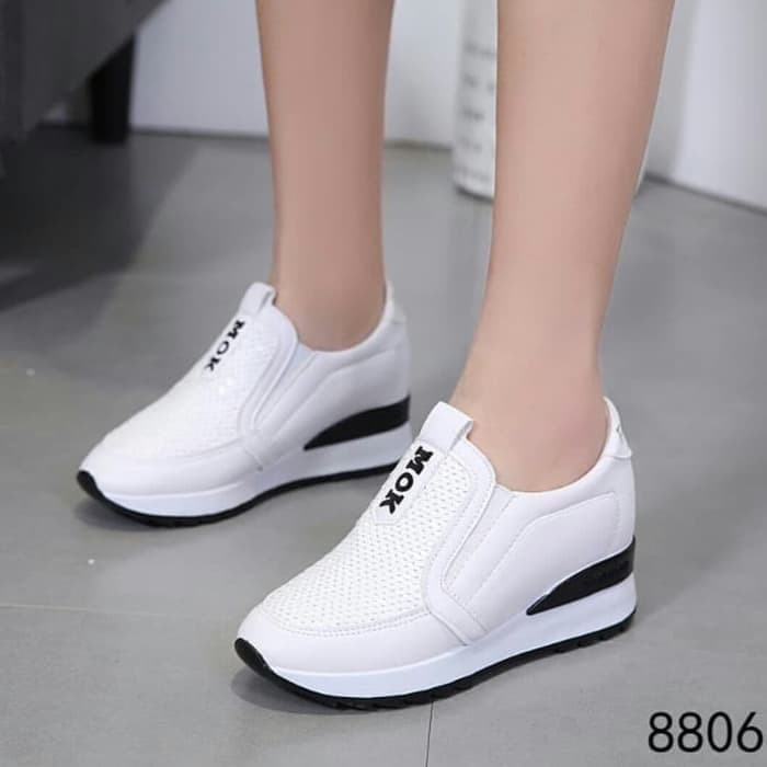 Angela_ Simple Women& 39;s Slip On Shoes - MOK | Shopee Thailand