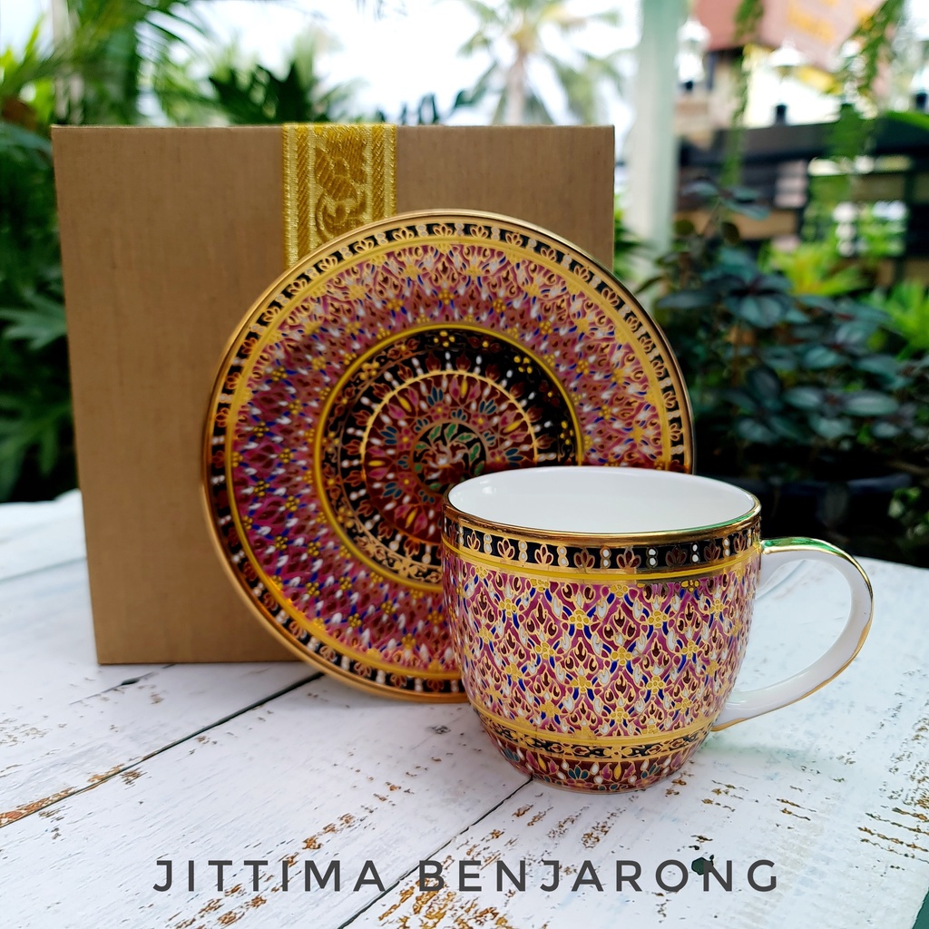 จิตต์ติมา เบญจรงค์ ชุดกาแฟเบญจรงค์ ในกล่องผ้าไหม (สินค้า OTOP 5 ดาว) | Shopee Thailand