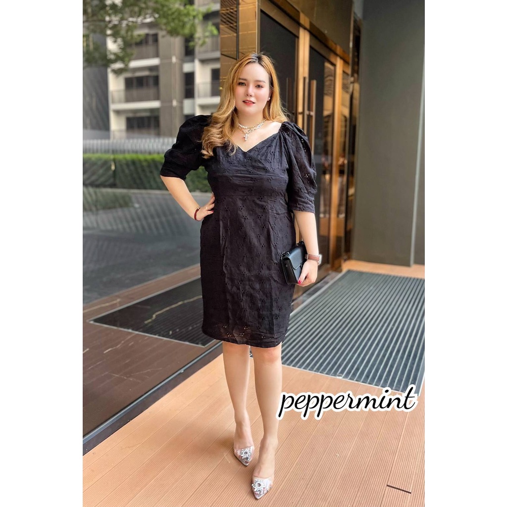 ราคาพิเศษ ‼️เดรสสาวอวบ ผ้าลูกไม้ปักฉลุ แพทเทิรนดีงาม สีขาว อก40-50 Peppermint PlusSize (576 A ...