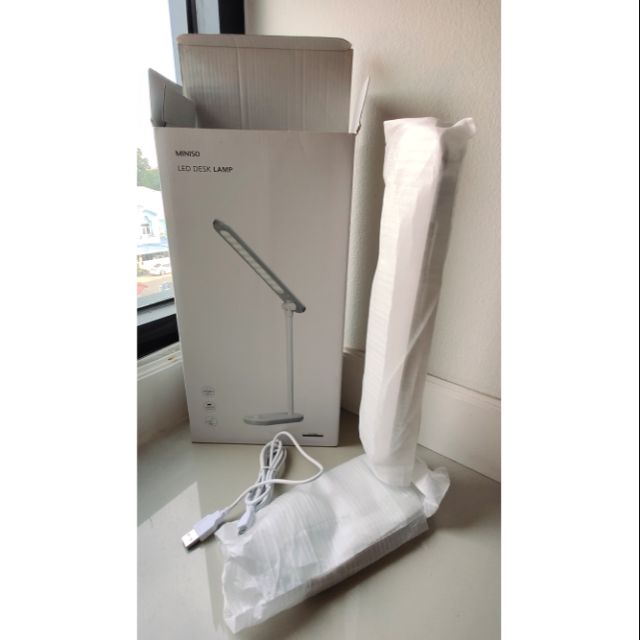 Miniso Led desk lamp โคมไฟตั้งโต๊ะปรับระดับสี | Shopee Thailand