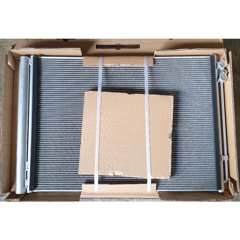 แผงแอร์ BMW series 5 F10 ปี09-16 , series 7 F01-04 ปี08-15 | Shopee ...