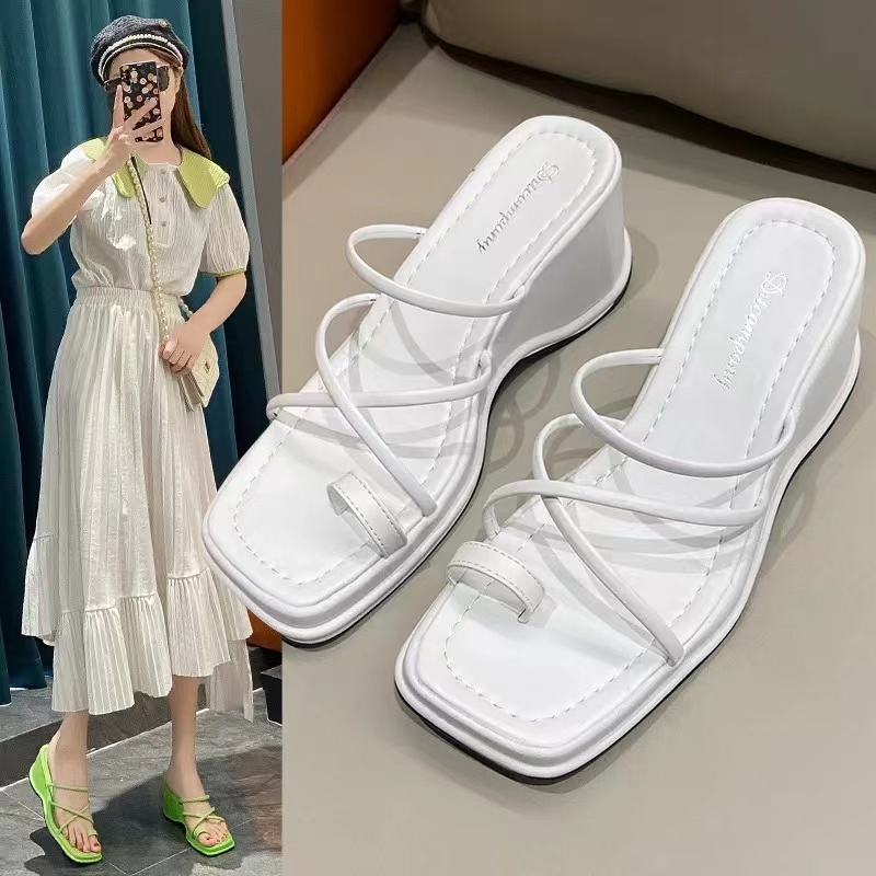 รองเท้าแตะส้นตึก เสริมส้น ส้น2-3นิ้ว สายคาด สินค้าพร้อมส่ง สไตล์เก๋ชิดๆ ...