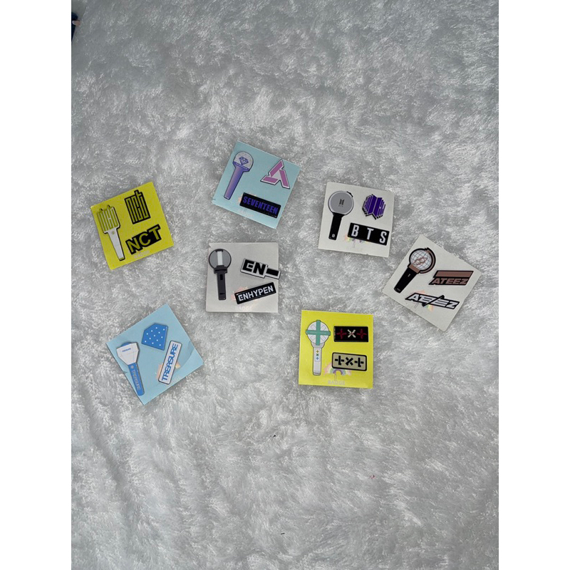 Kpop BoyGroup BTS Seventeen NCT Enhypen TXT Treasure Ateez Badge ...