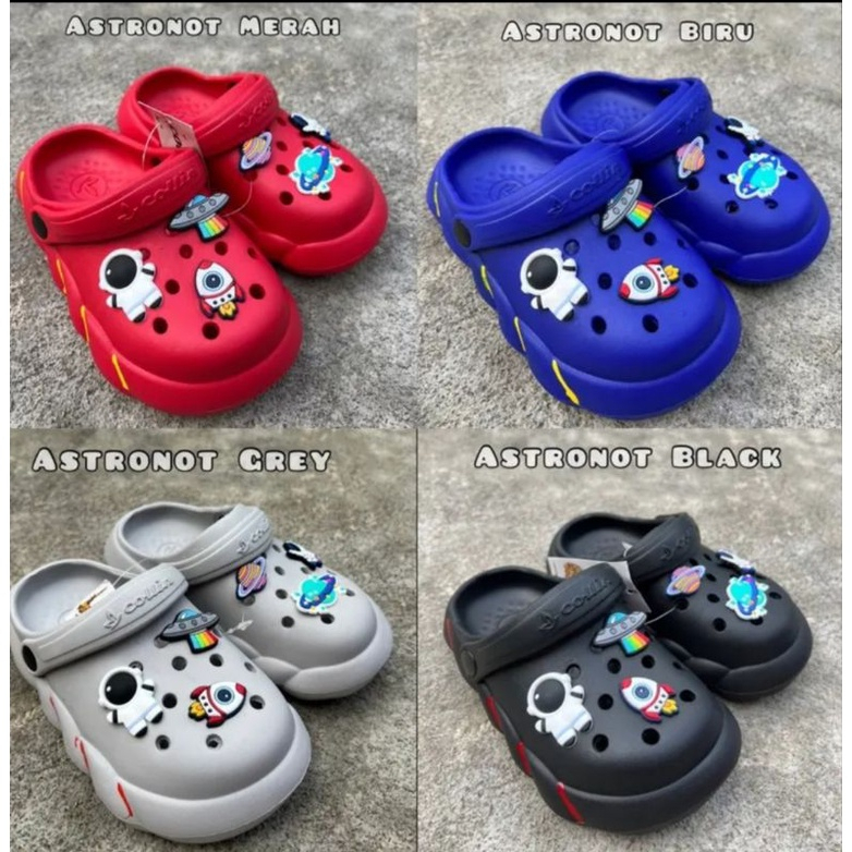 รองเท้าแตะเด็กผู้ชาย รุ่น Baim Fuji Plus Jibbits Astronaut Motif ...