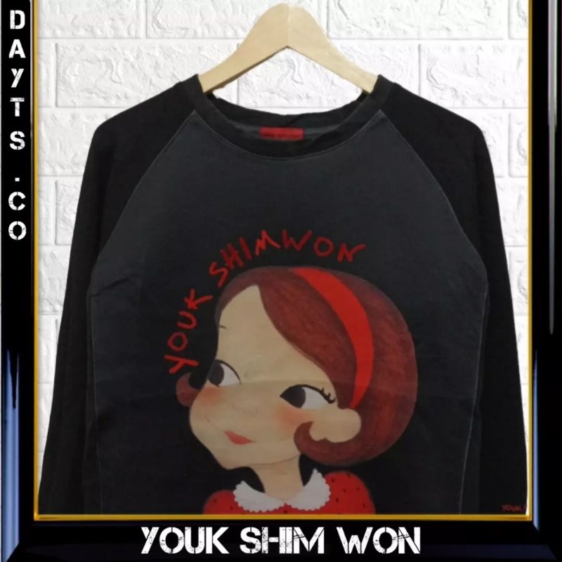 เสื้อคอกลม Youk Shim Won | Shopee Thailand
