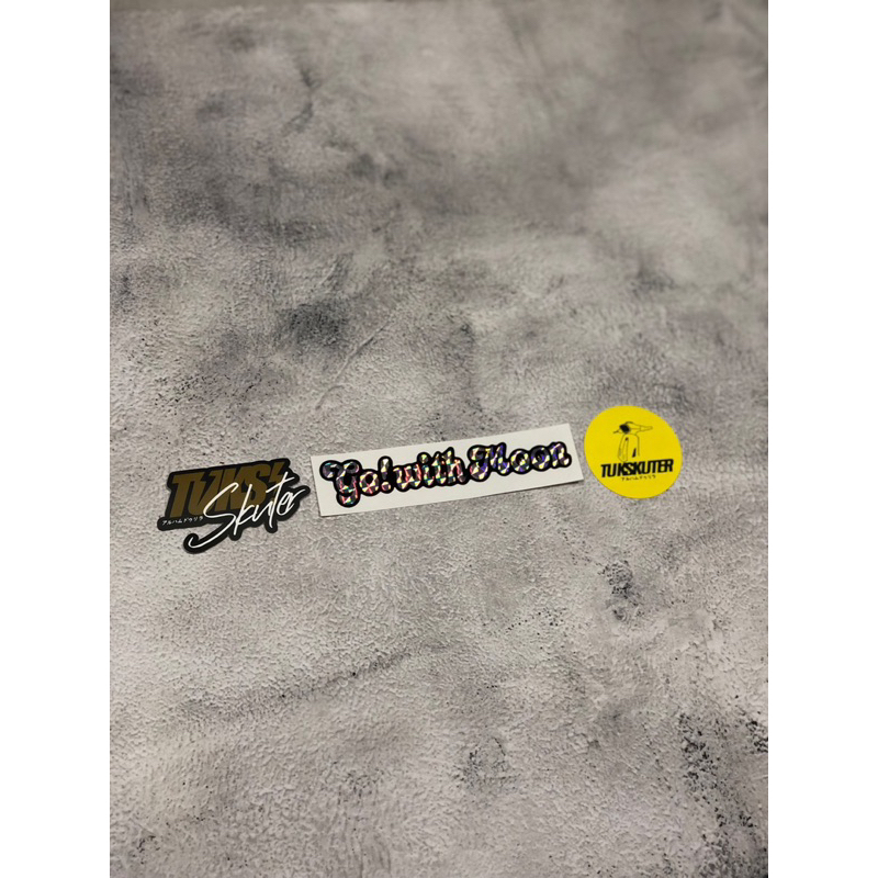 สติกเกอร์โฮโลแกรม Mooneyes Go With Moon ของแท้ | Shopee Thailand