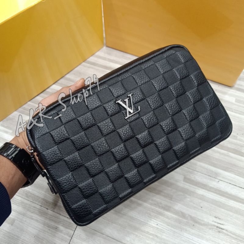 กระเป๋าถือ LV Damier Embos Leather Key Code Clutch Handbag กระเป๋าถือ ...